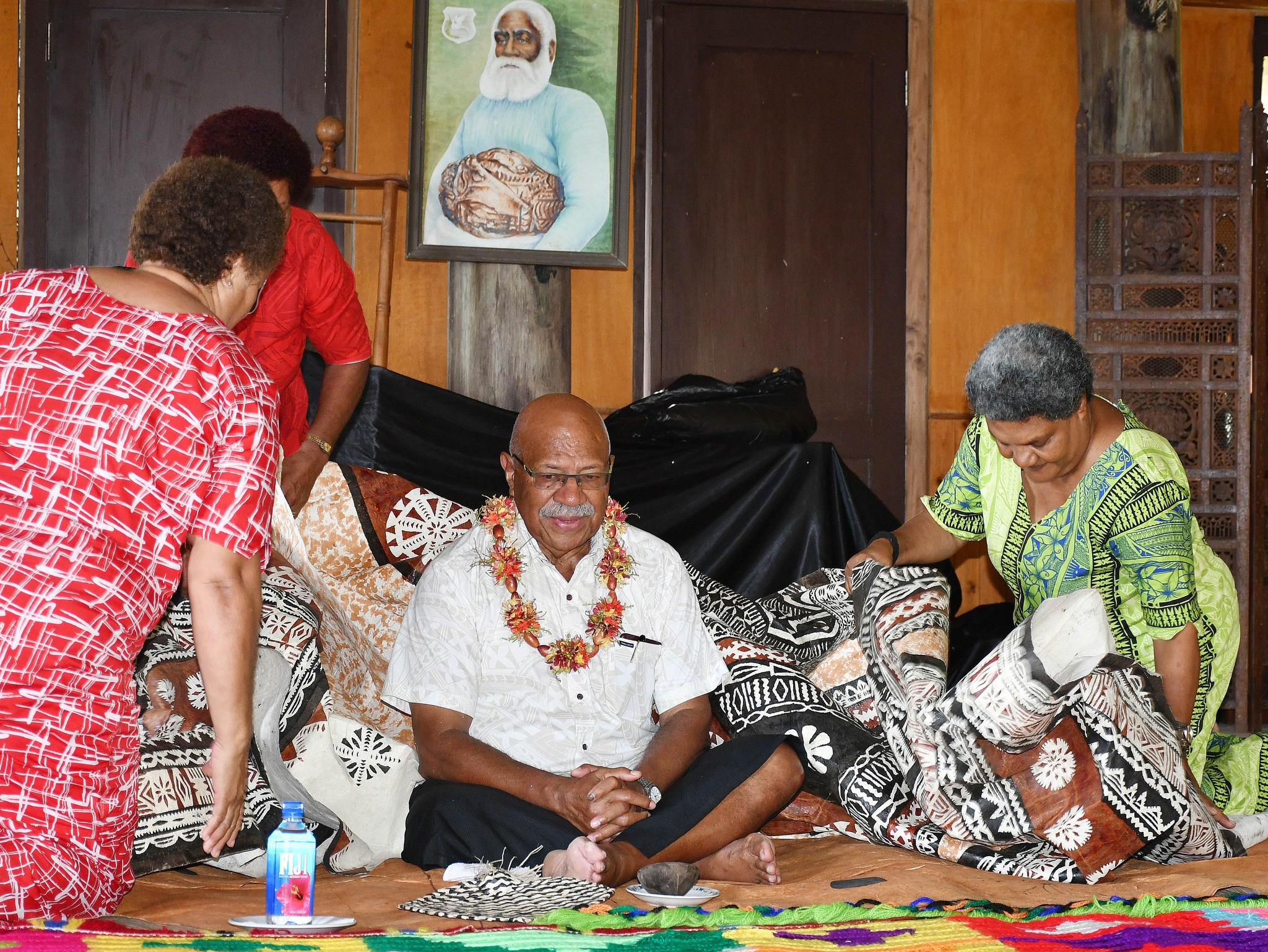 Prime Minister presents isevusevu to Head of Kubuna confederacy ...