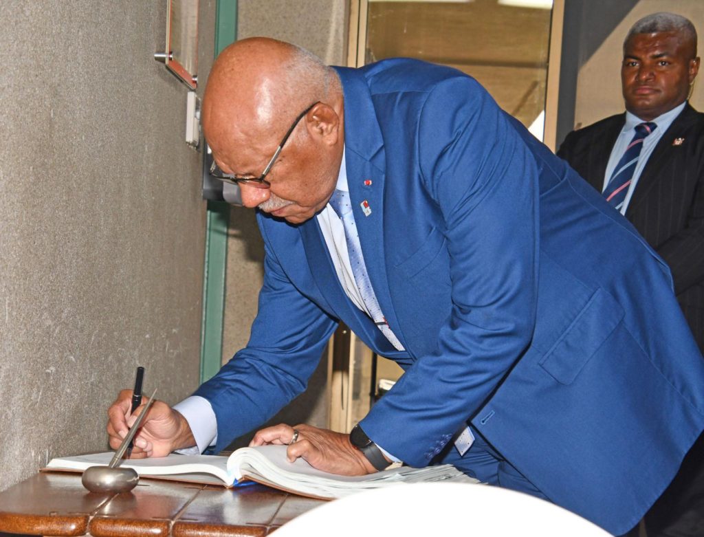 RESERVE BANK OF FIJI PRESENTS PROFIT TO THE FIJI GOVERNMENT | Office of ...